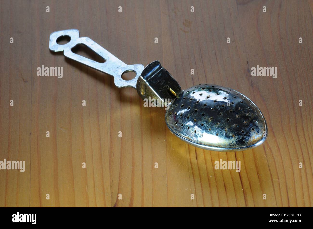 Tea infusing hi-res stock photography and images - Alamy