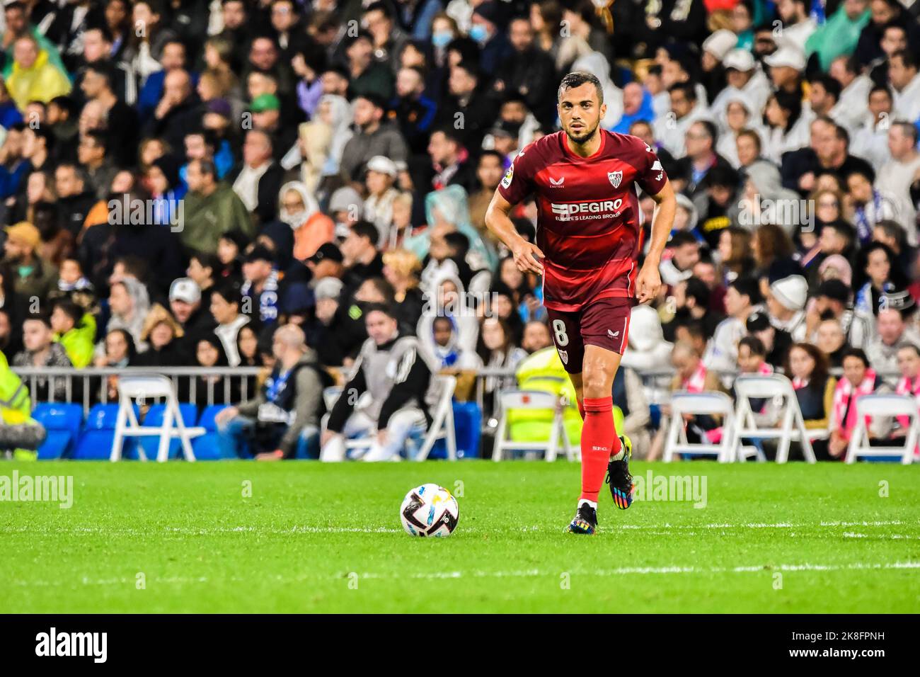 MADRID, SPAIN - OCTOBER 22: Joan Jordan of Sevilla CF during the match ...