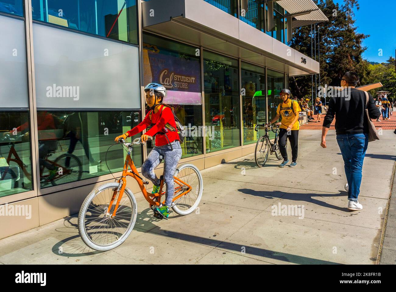 Children moving university hi-res stock photography and images - Alamy