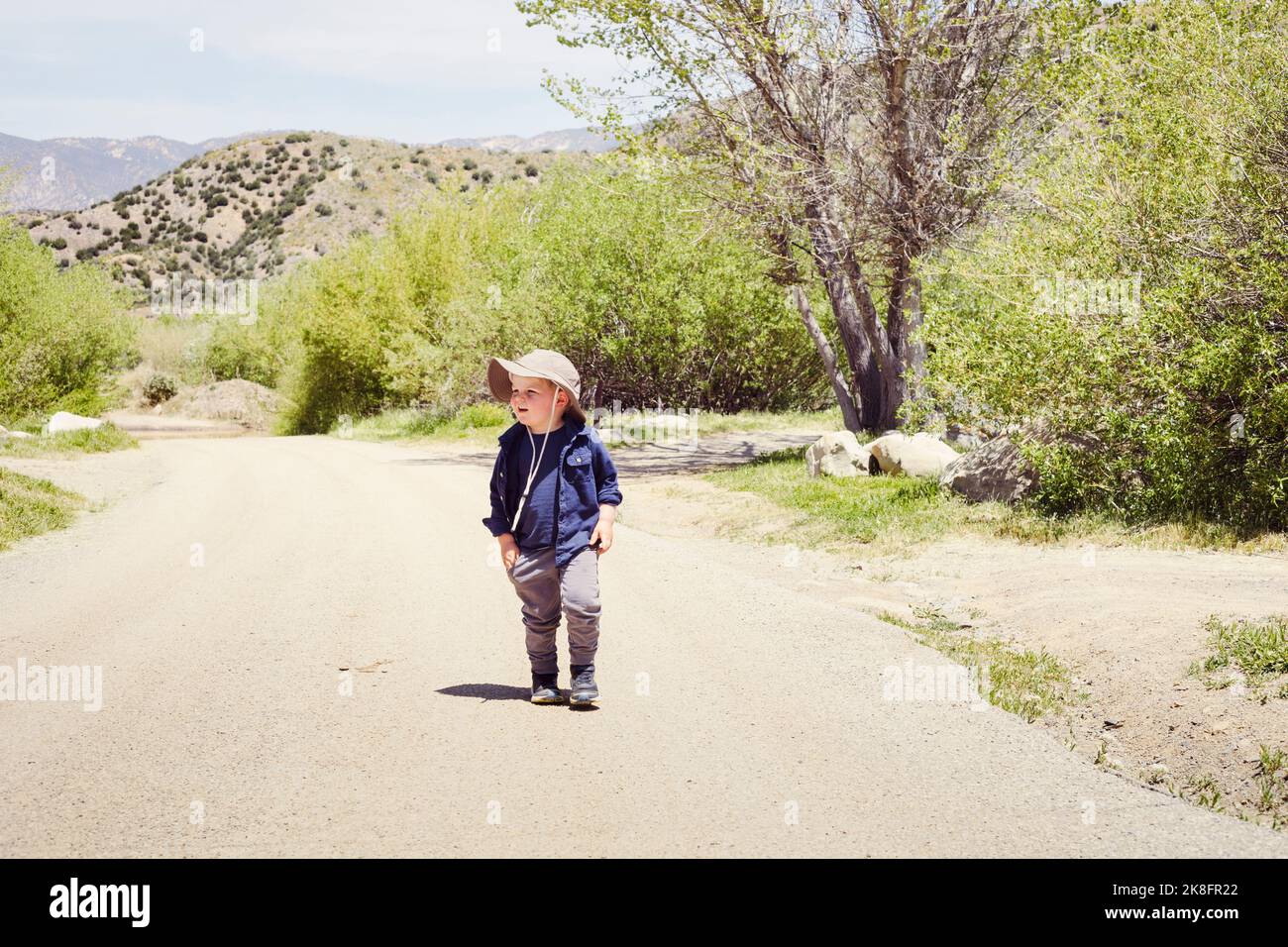 Sunhat boy hi-res stock photography and images - Alamy