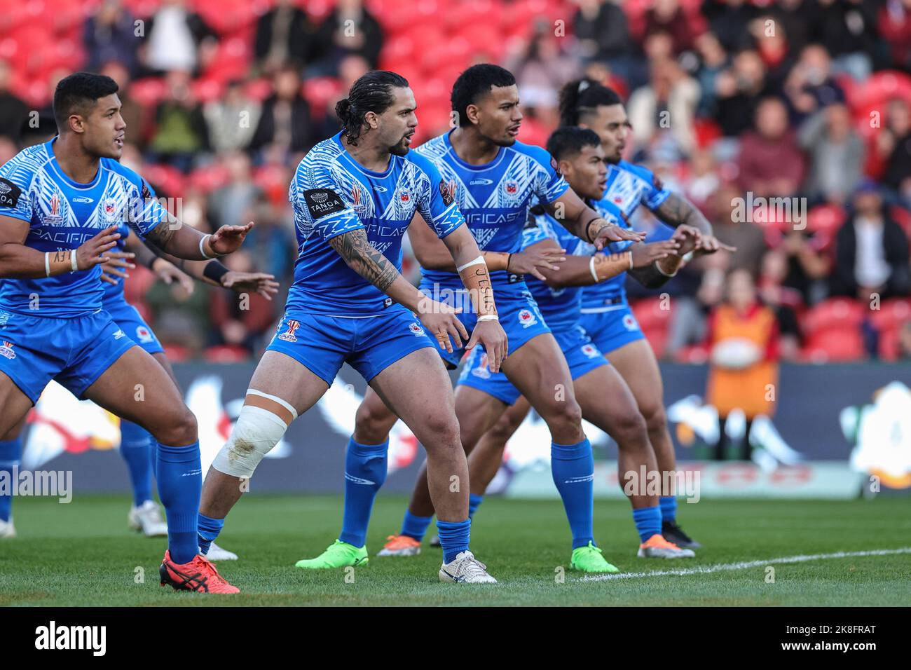 Samoa players perform the Siva Tau during the Rugby League World Cup ...