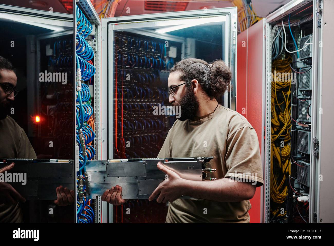 Data center server room in hi-res stock photography and images - Alamy