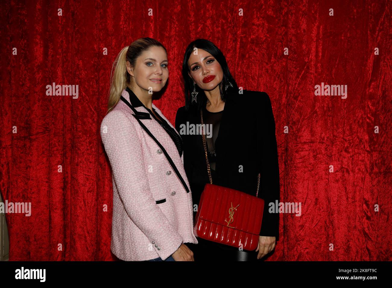 Yvonne Woelke und Djamila Rowe auf der 25. Venus Berlin 2022 in den ...