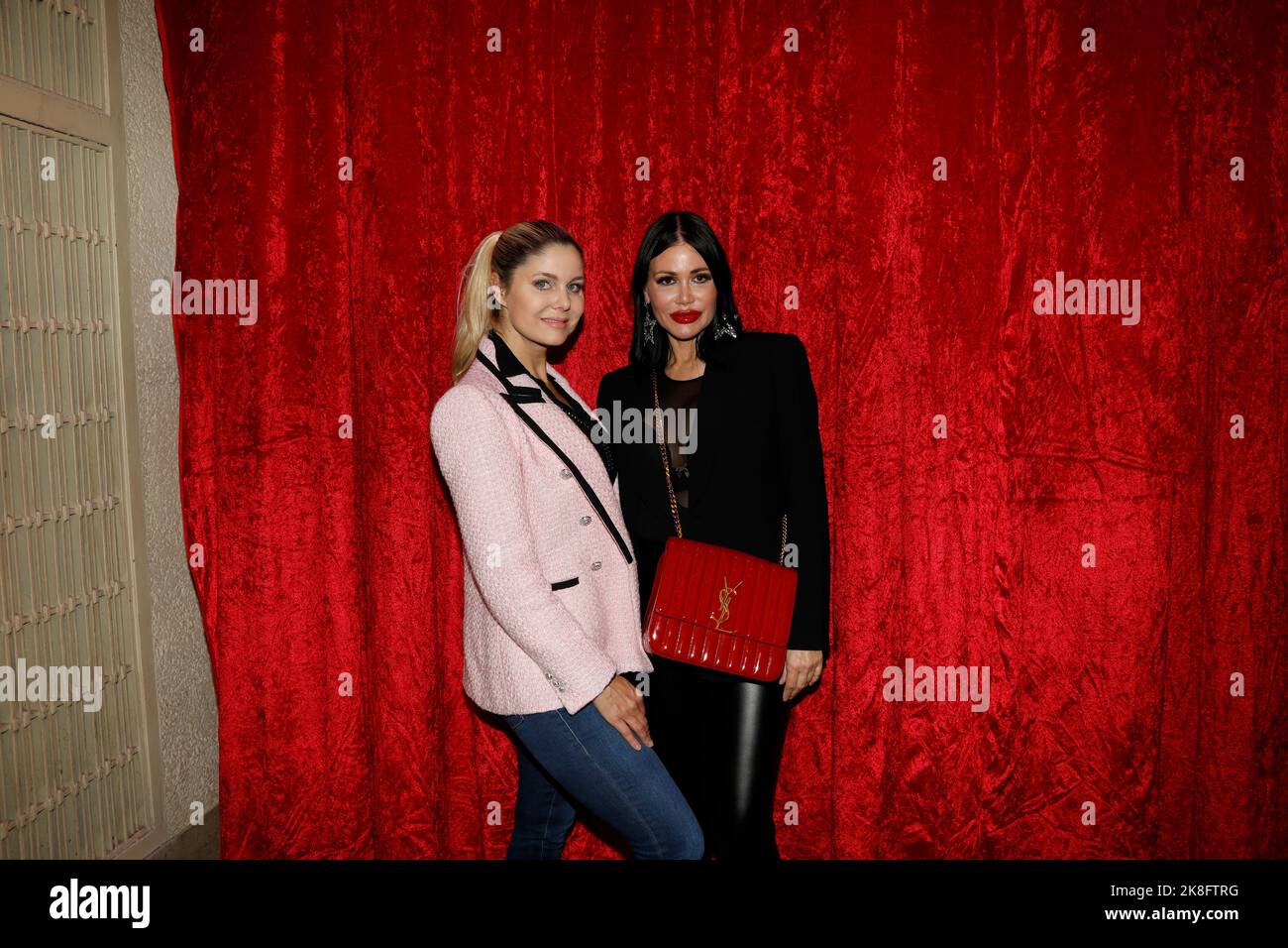 Yvonne Woelke und Djamila Rowe auf der 25. Venus Berlin 2022 in den ...