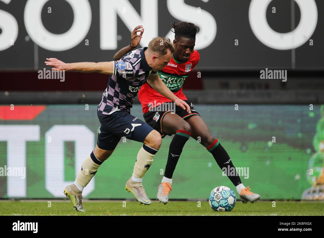 NIJMEGEN - (lr) Philippe Rommens of Go Ahead Eagles, Ibrahim Cissoko of ...