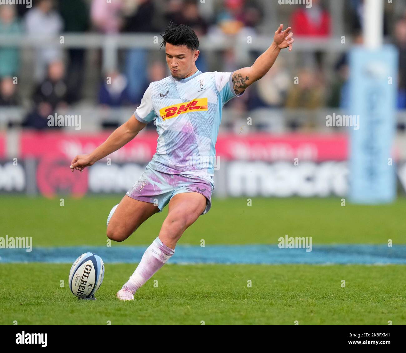 Marcus Smith #10 of Harlequins takes a penalty kick during the ...