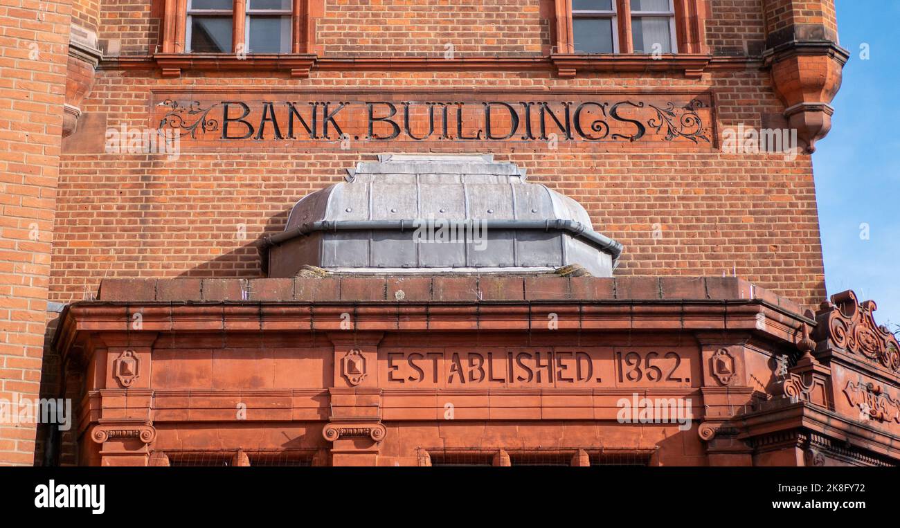 Brick bank buildings hi-res stock photography and images - Alamy