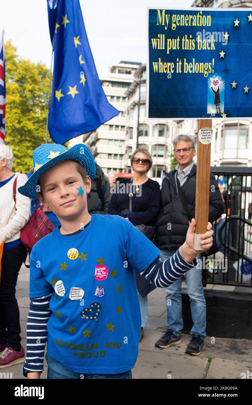 London, UK - 22nd October 2022 - Young marcher on the first National ...