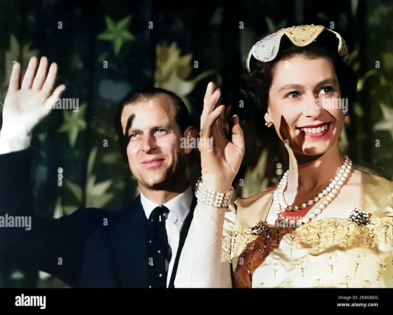 Queen elisabeth ii + children hi-res stock photography and images - Alamy