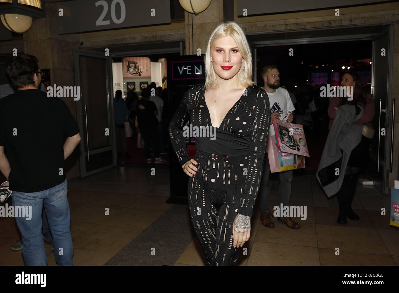 Arielle Rippegather auf der 25. Venus Berlin 2022 in den Messehallen ...