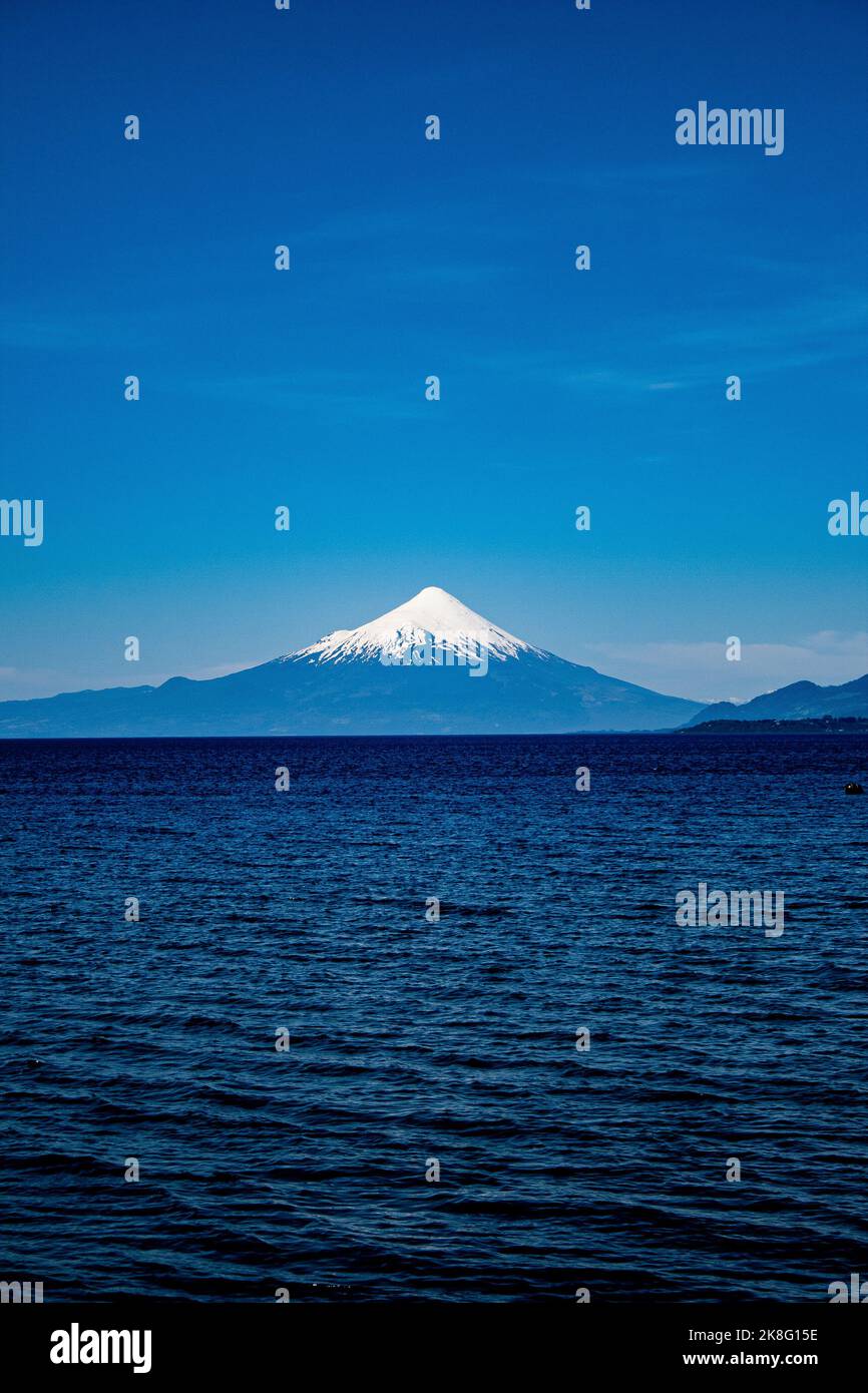 Beautiful landscape of osorno volcano. Lago Llanquihue, Volcan Osorno ...