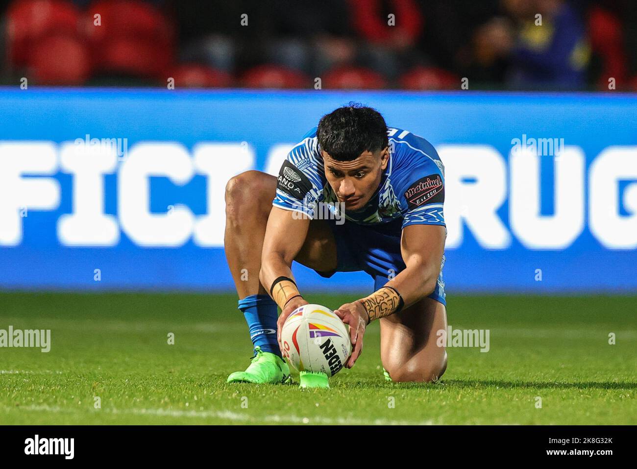 Stephen Crichton of Samoa lines up the ball during the Rugby League ...