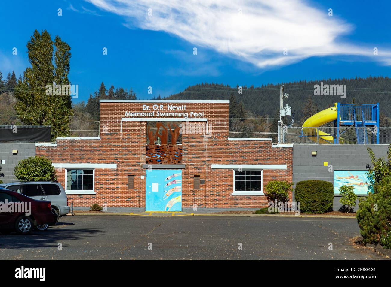 Raymond, WA. USA -10-18-2022: Dr. Nevitt Memorial Pool Building Stock ...