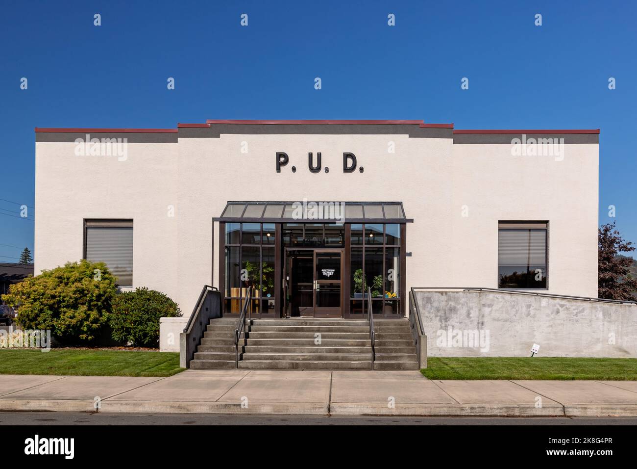 Raymond, WA. USA -10-18-2022: Historic Stucco P.U.D. building Stock ...