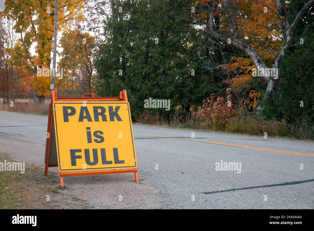 Full sign hi-res stock photography and images - Alamy