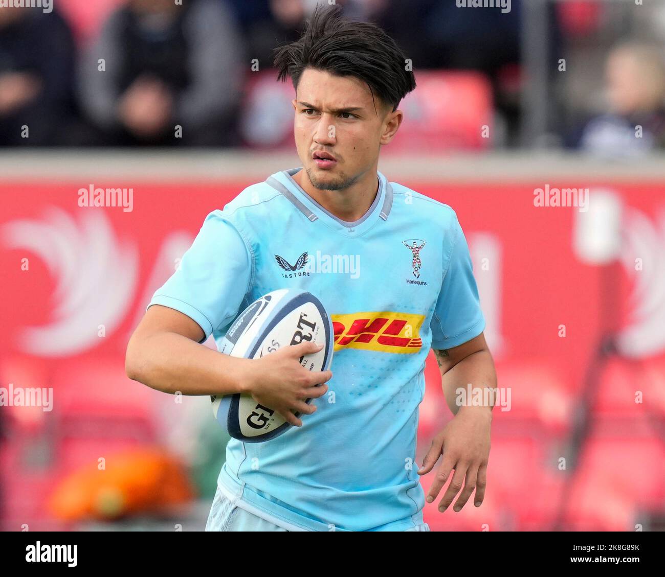 Marcus Smith #10 of Harlequins warms up before his 100th Premiership ...