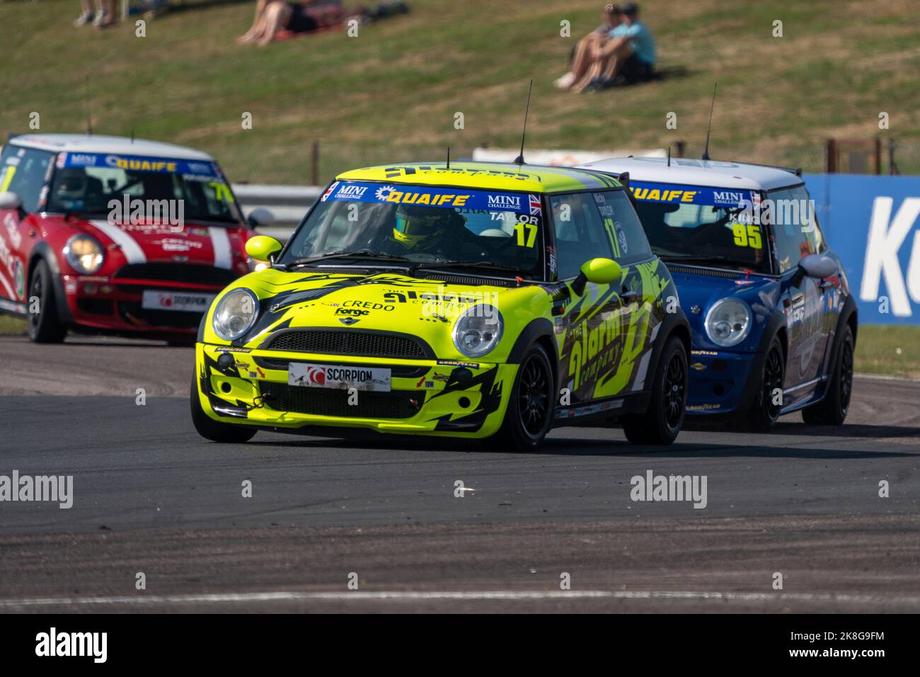 The Quaife Mini Challenge Qualifying Thruxton 2022 Stock Photo - Alamy