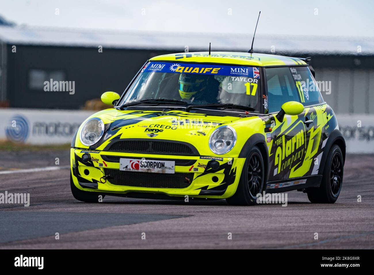 The Quaife Mini Challenge Qualifying Thruxton 2022 Stock Photo - Alamy