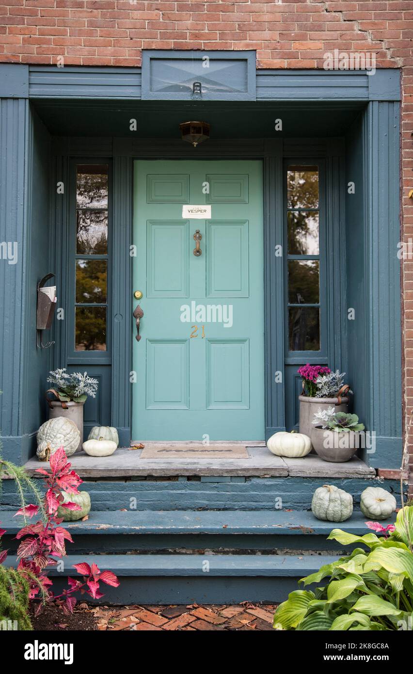 Vestper B & B porch & blue front door entrance, Woodstock, Vermont, USA ...