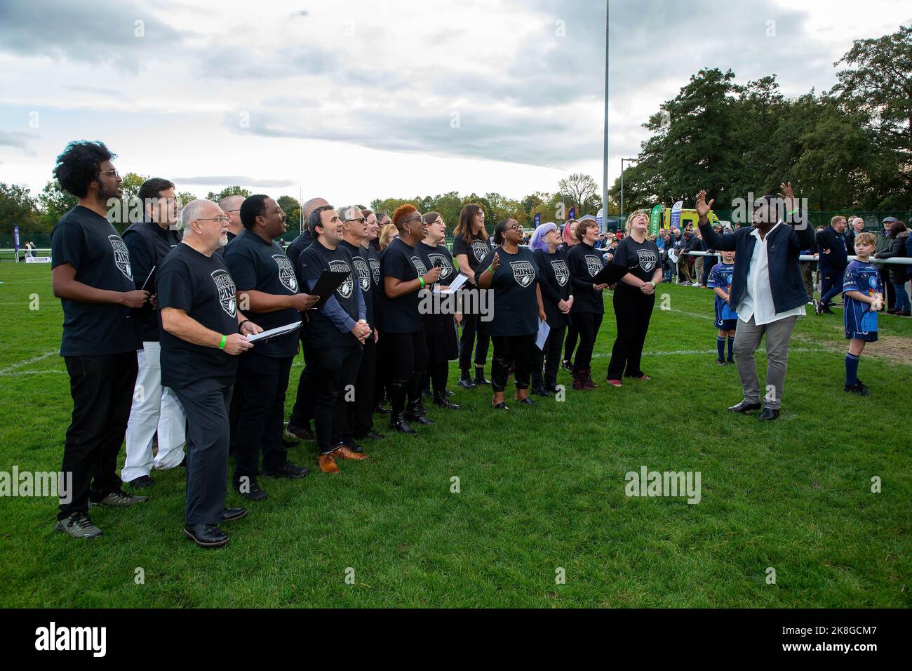 England rugby national anthem fans hi-res stock photography and images ...