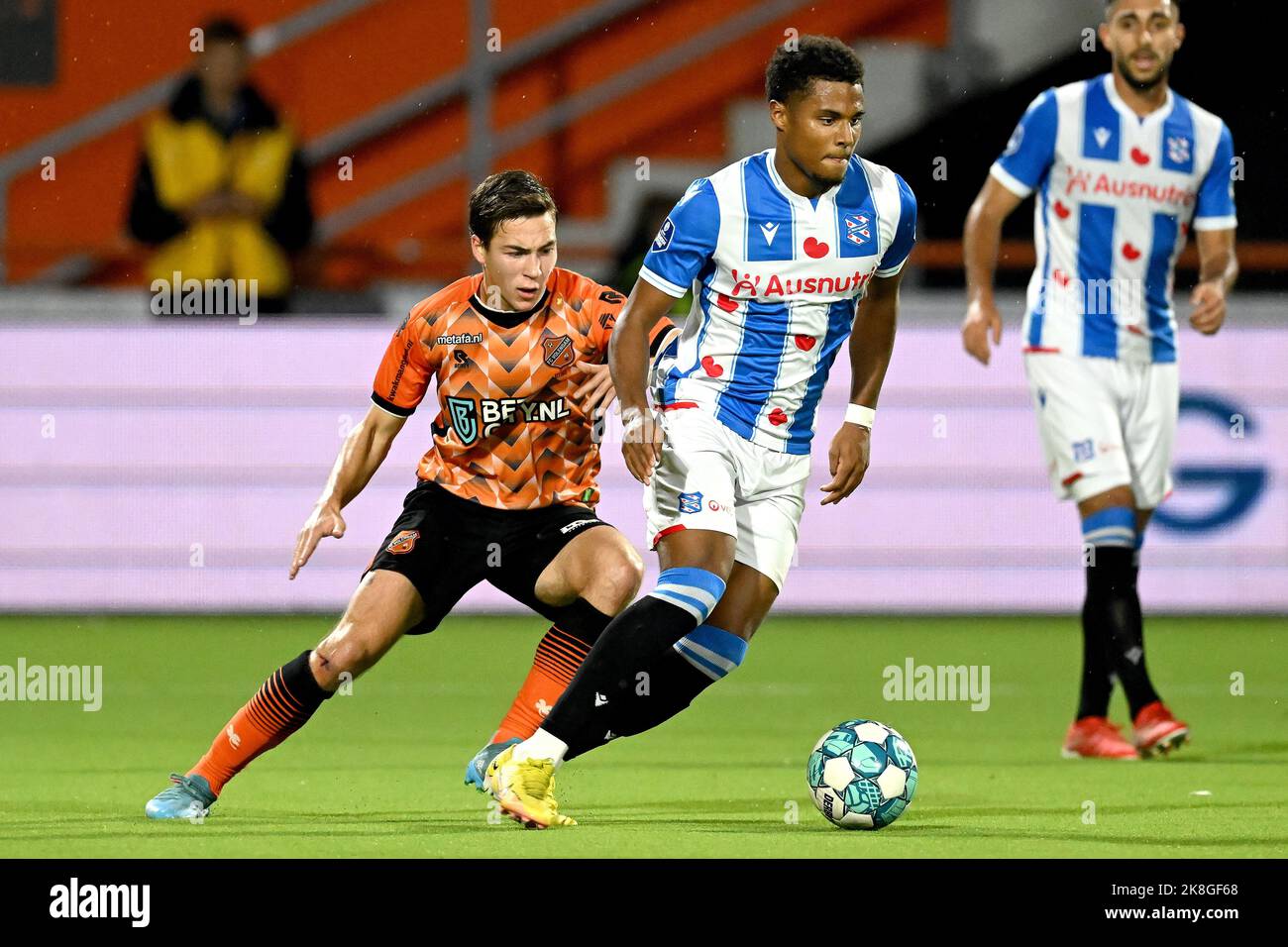 VOLENDAM - (lr) Henk Veerman of FC Volendam, Amin Sarr of SC Heerenveen ...