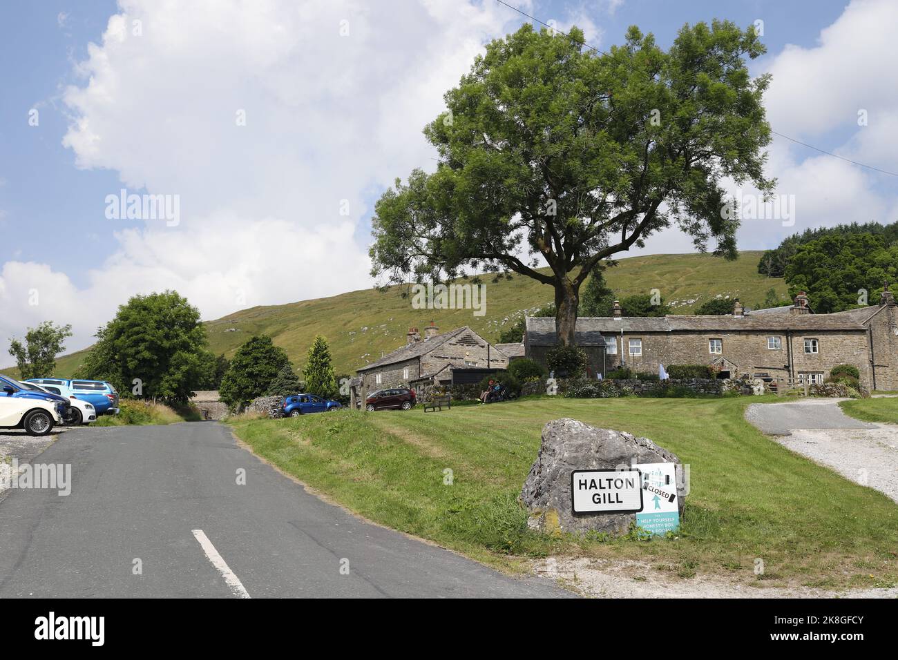 Halton Gill, a village in Littondale in the Yorkshire Dales. Upper ...