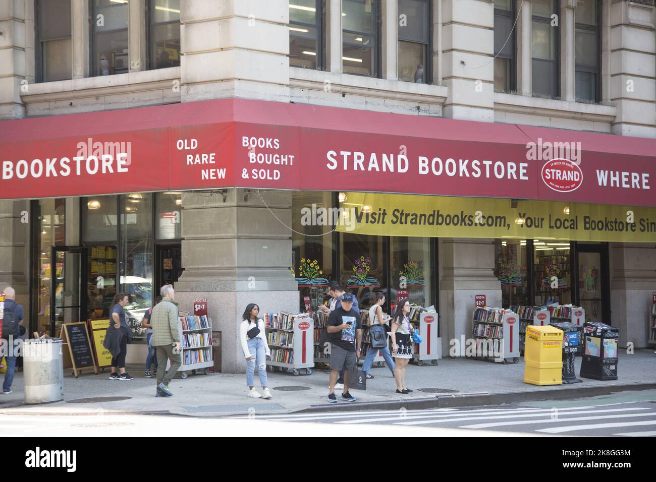 The famous Strand used bookstore at Broadway and East 12th Street in ...