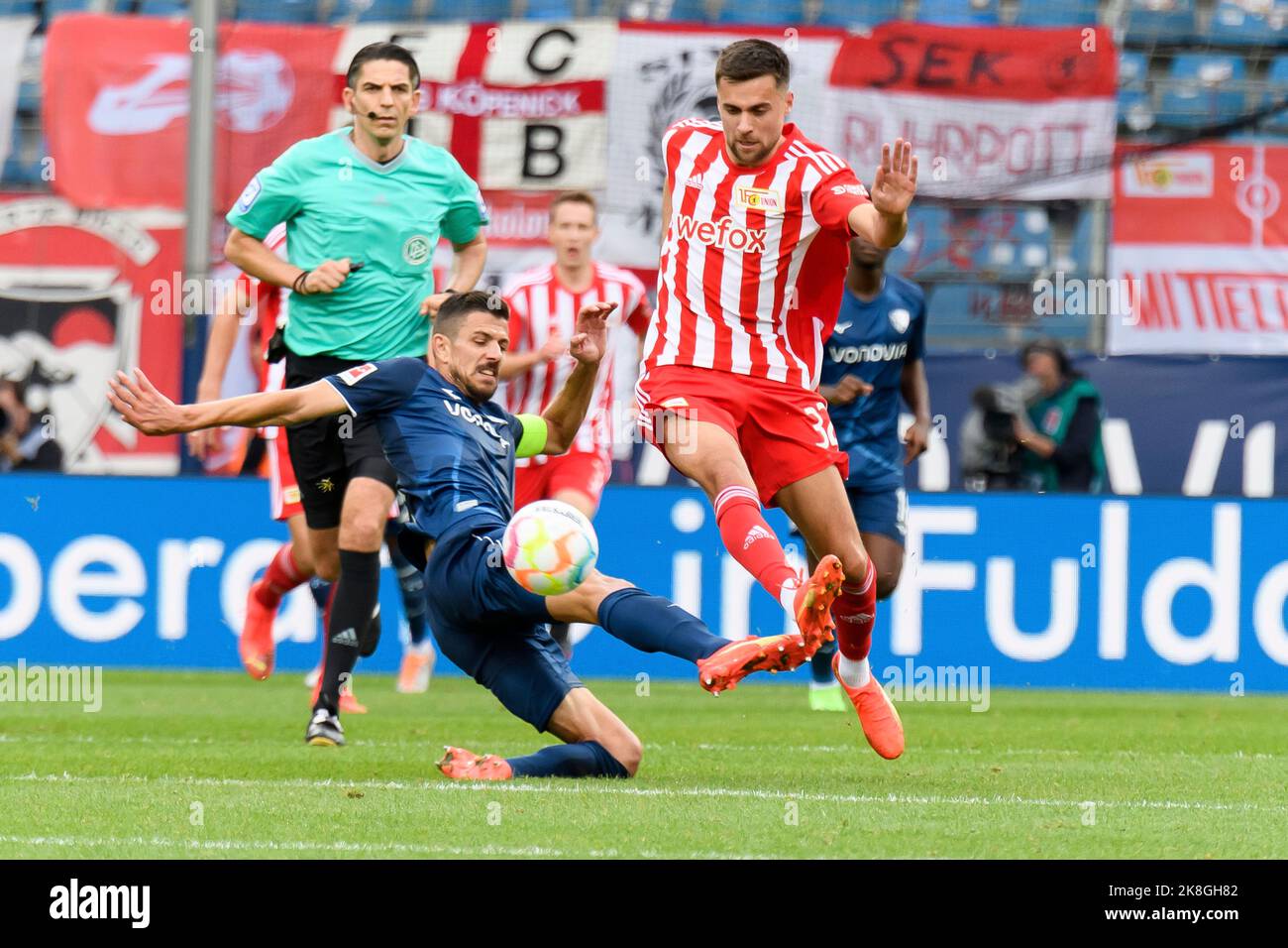 Anthony LOSILLA (l., BO) versus Milos PANTOVIC (UB), action, duels ...