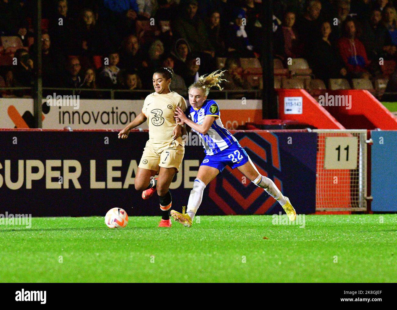 Chelsea women football jess carter hi-res stock photography and images ...