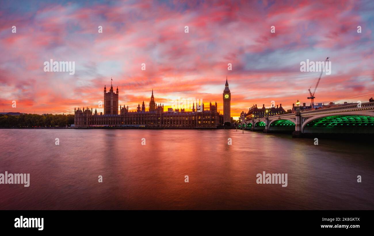 Colorful sunset westminster bridge hi-res stock photography and images ...