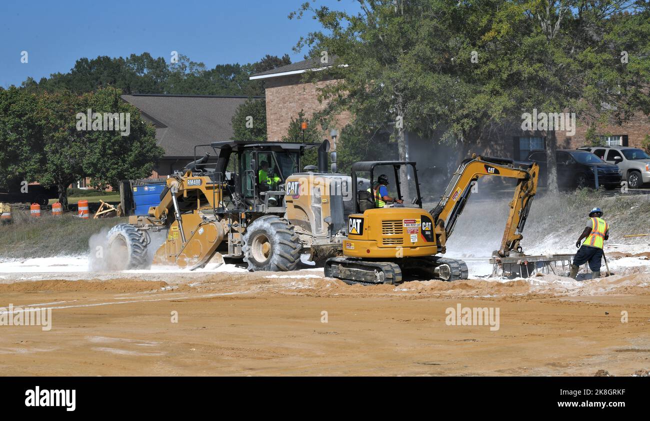Building a new road Stock Photo - Alamy