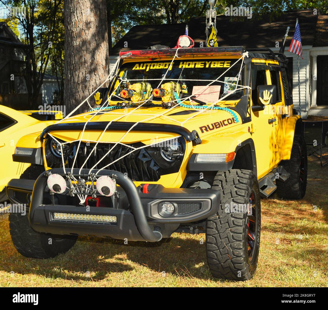 Autobot honeybee hi-res stock photography and images - Alamy