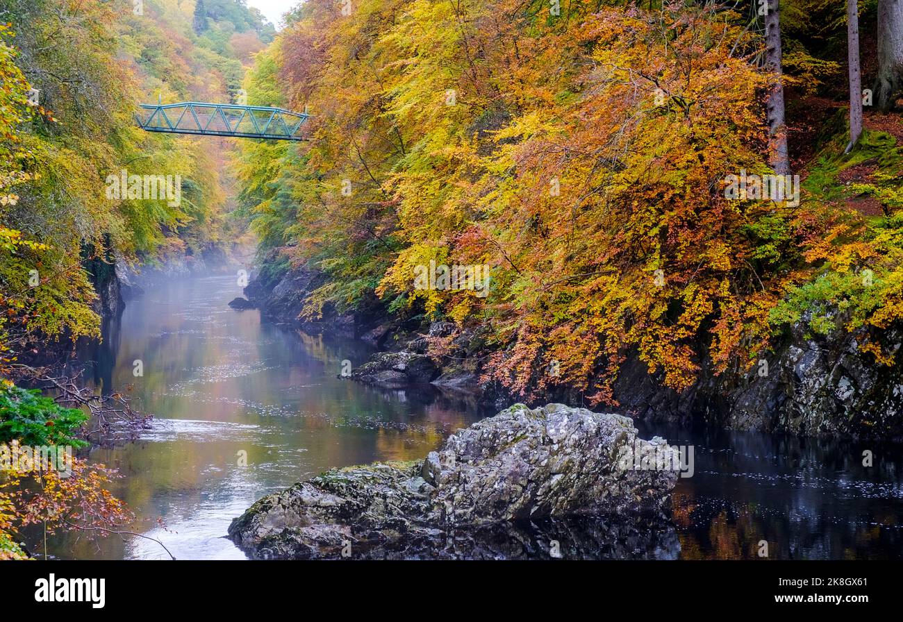 Killiecrankie Bridge in autumn with colourful foliage Stock Photo - Alamy