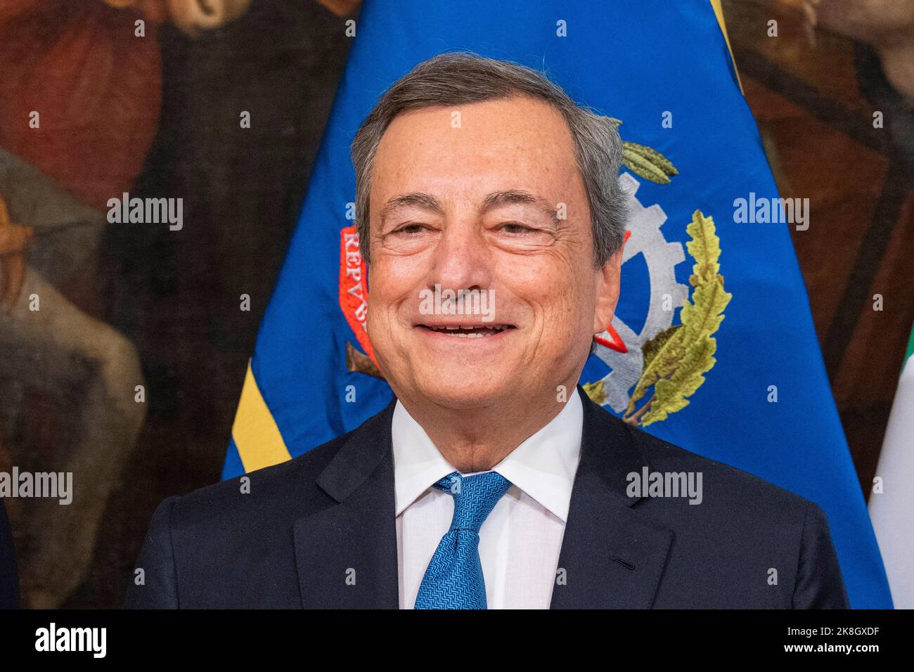 Italian outgoing Premier Mario Draghi leaves Chigi Palace after the ...