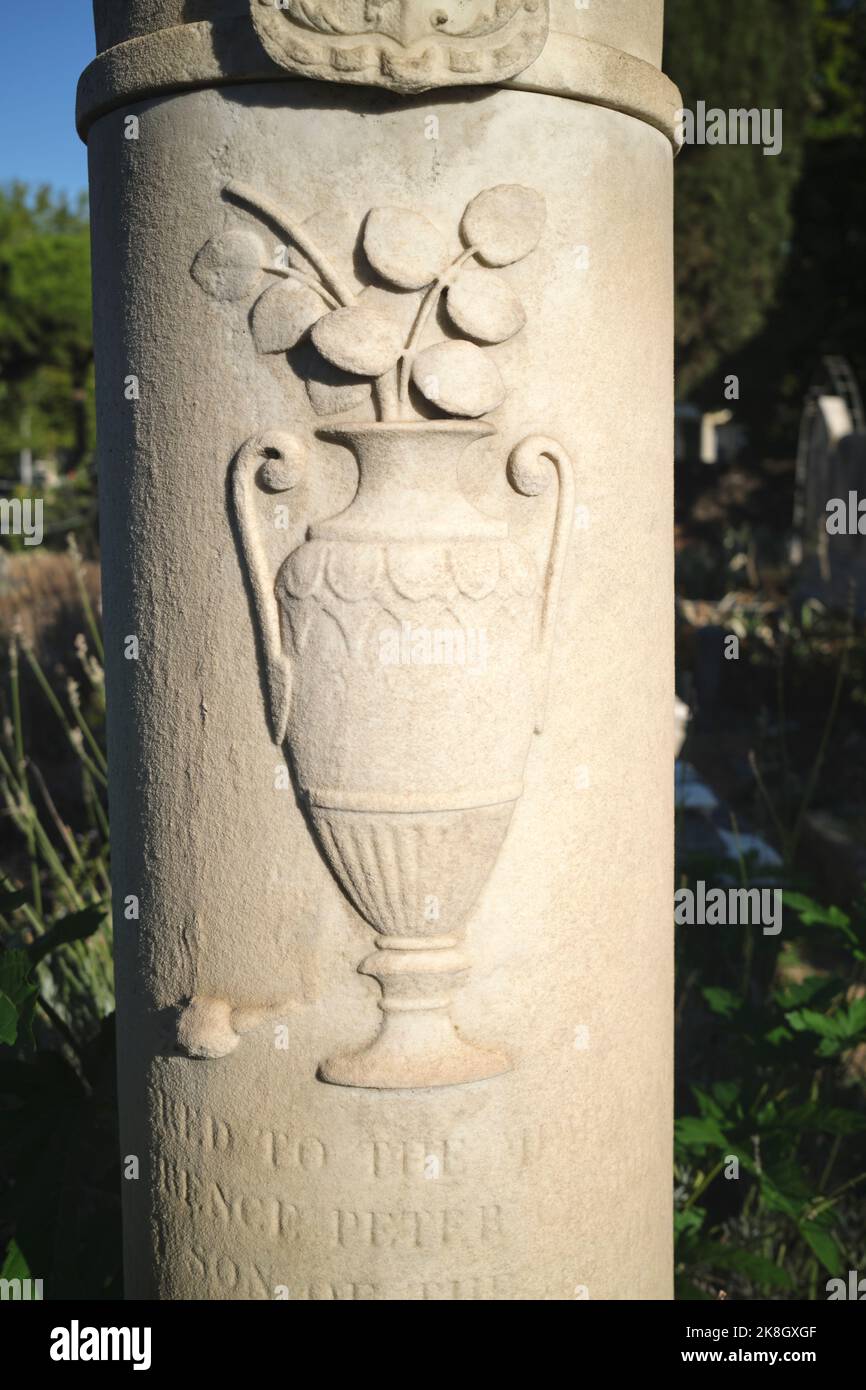 English cemetery italy hi-res stock photography and images - Alamy