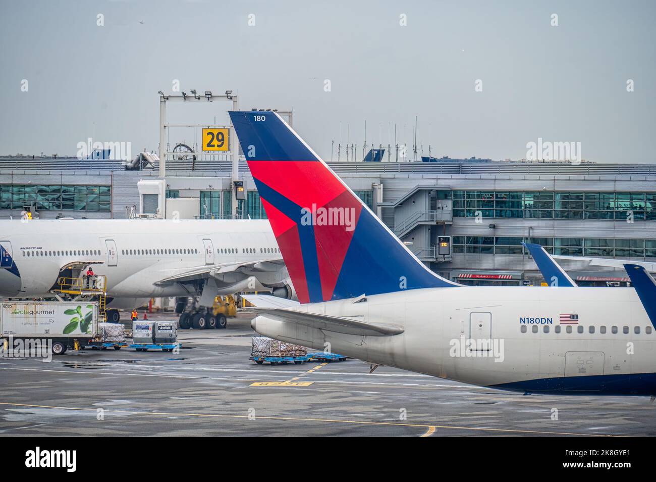 Delta plane gate hi-res stock photography and images - Alamy