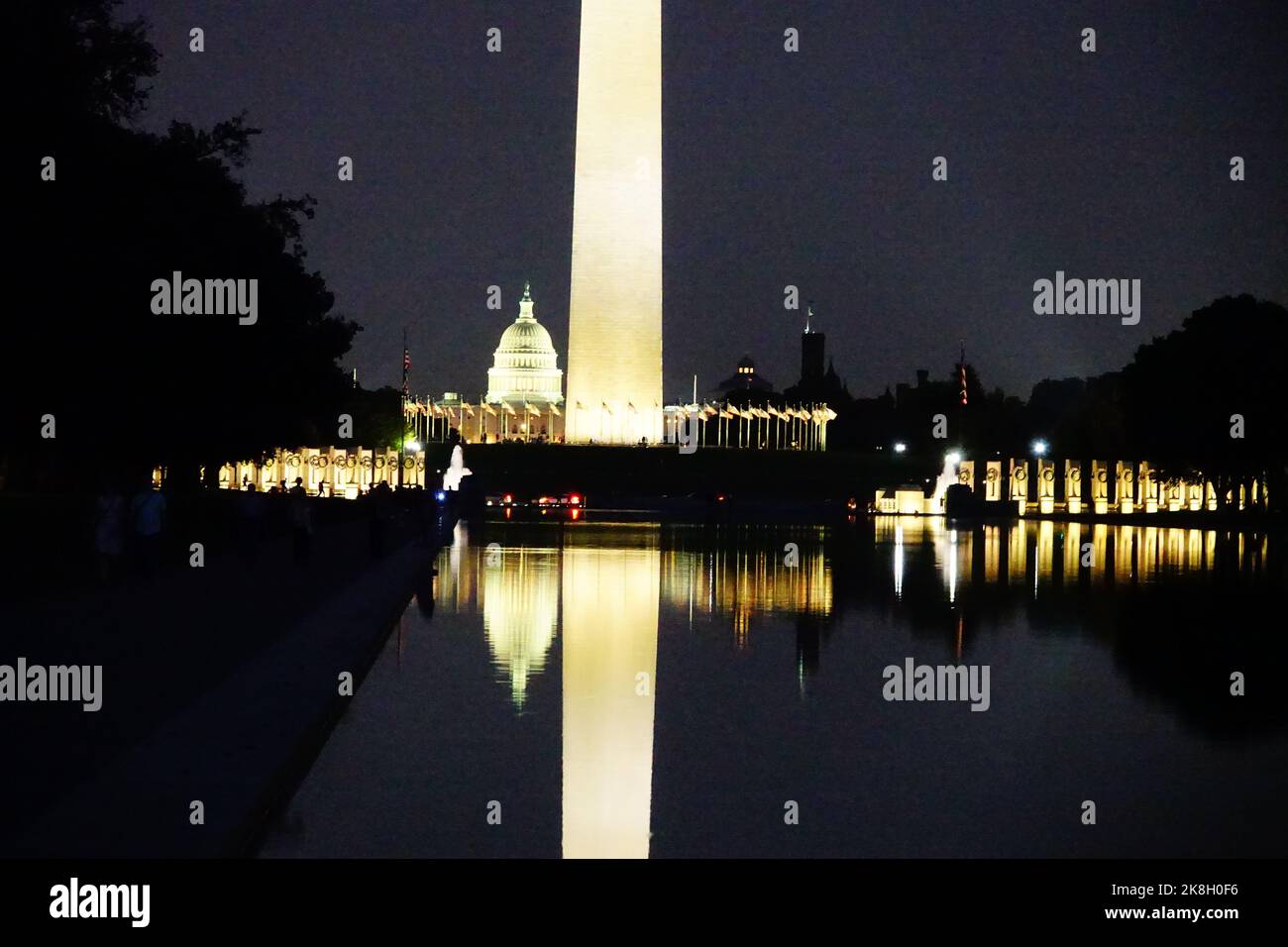 The Washington Monument is an obelisk shaped building within the ...