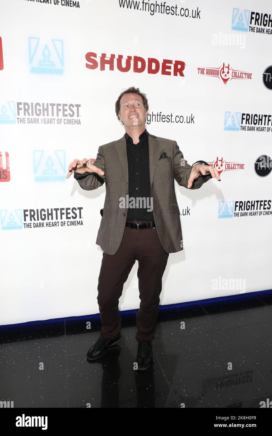 Harry Potter and The Deathly Hallows actor Nick Moran puts on an ...