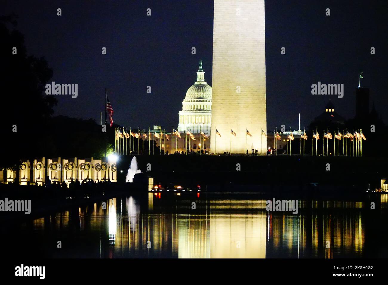 The Washington Monument is an obelisk shaped building within the ...