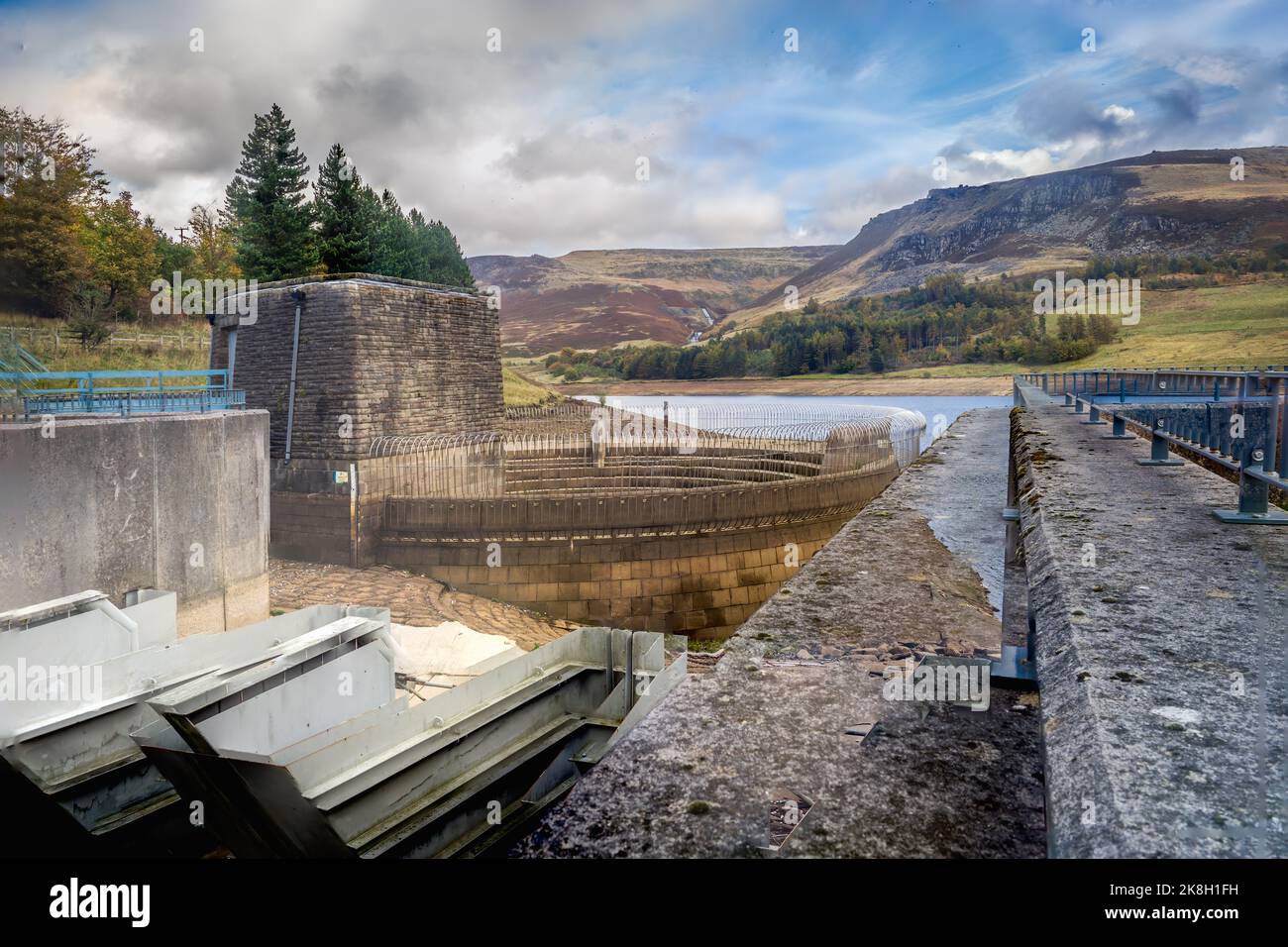 Dovestone Reservoir lies at the convergence of the valleys of the ...