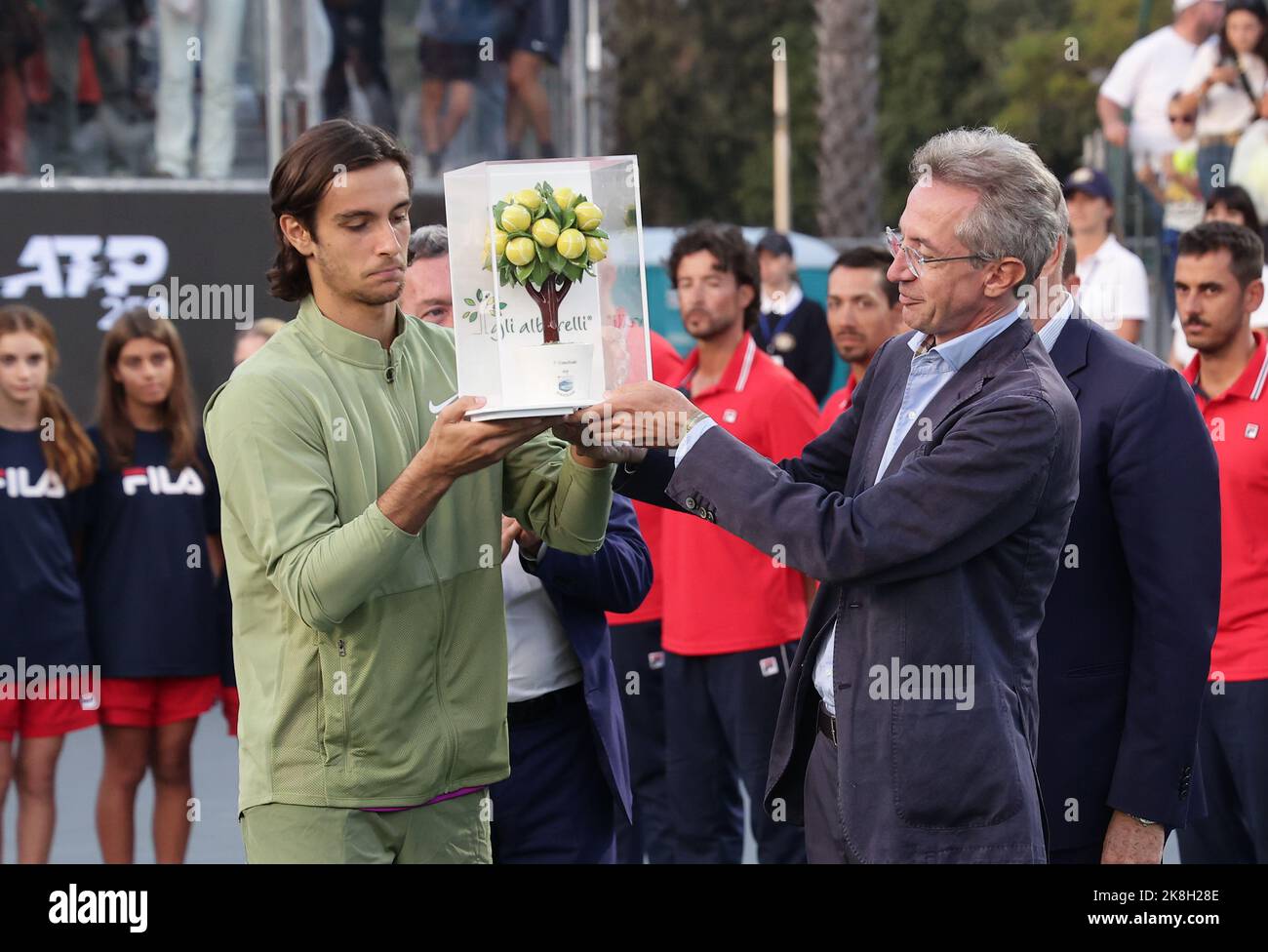 Receive trophy hi-res stock photography and images - Alamy