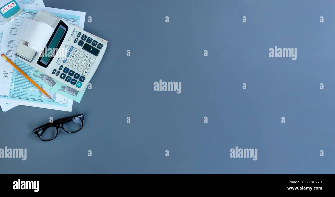 US Individual income tax return with retro office items and refund ...