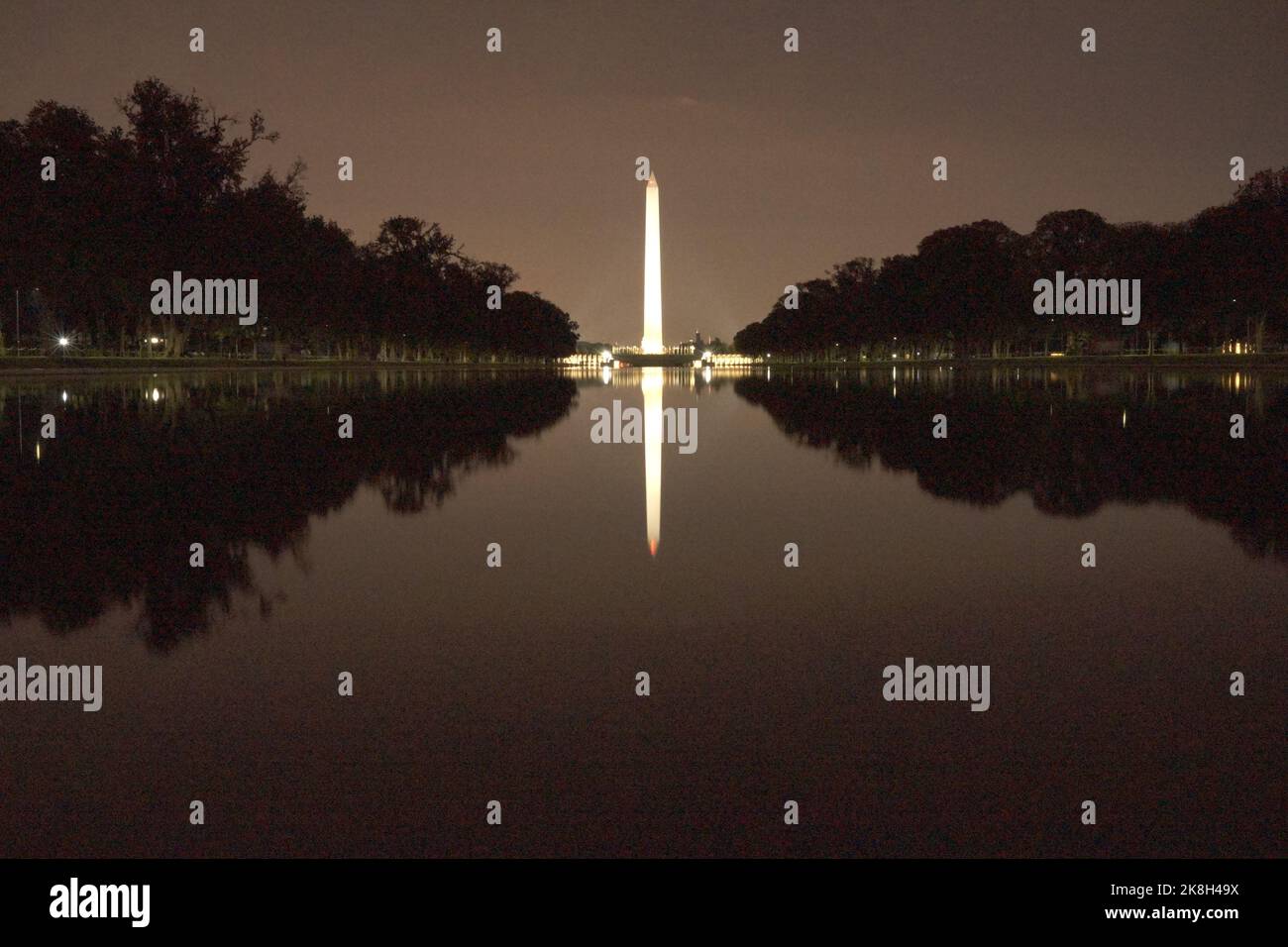 The Washington Monument is an obelisk shaped building within the ...
