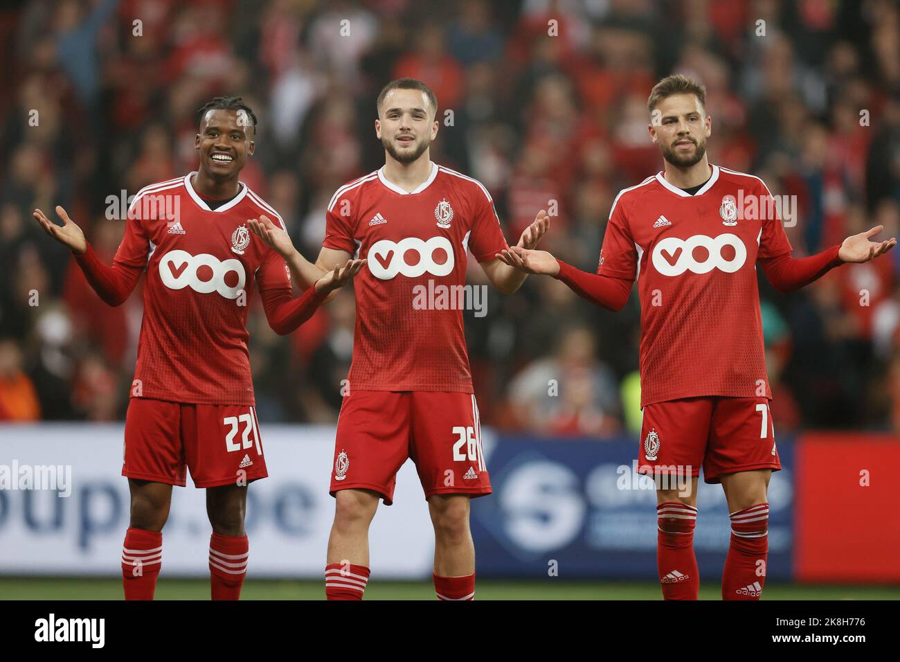 Standard's William Balikwisha, Standard's Nicolas Raskin and Standard's ...