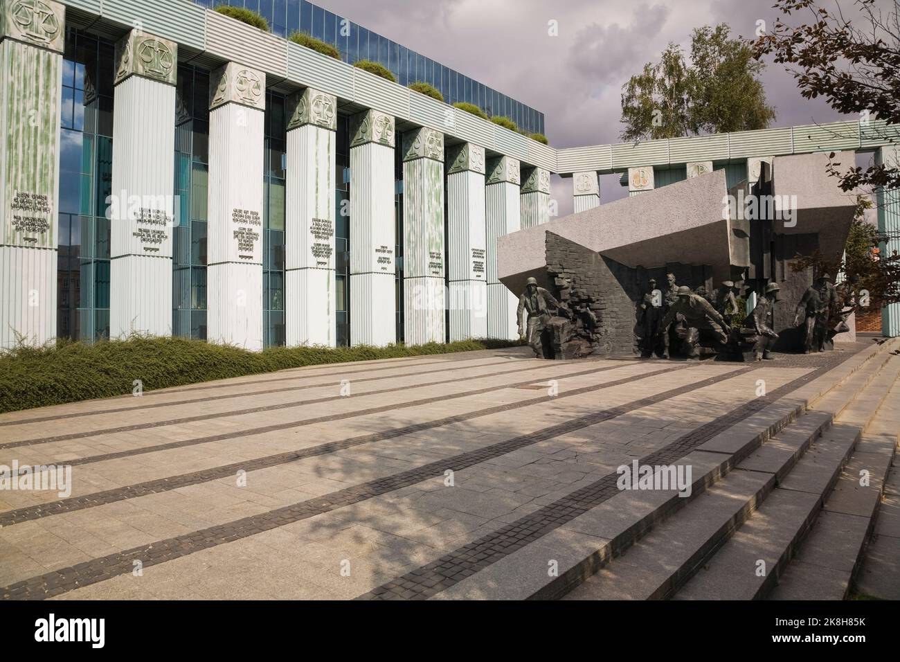 Monument with sculptures commemorating the Polish heroes of the Warsaw ...