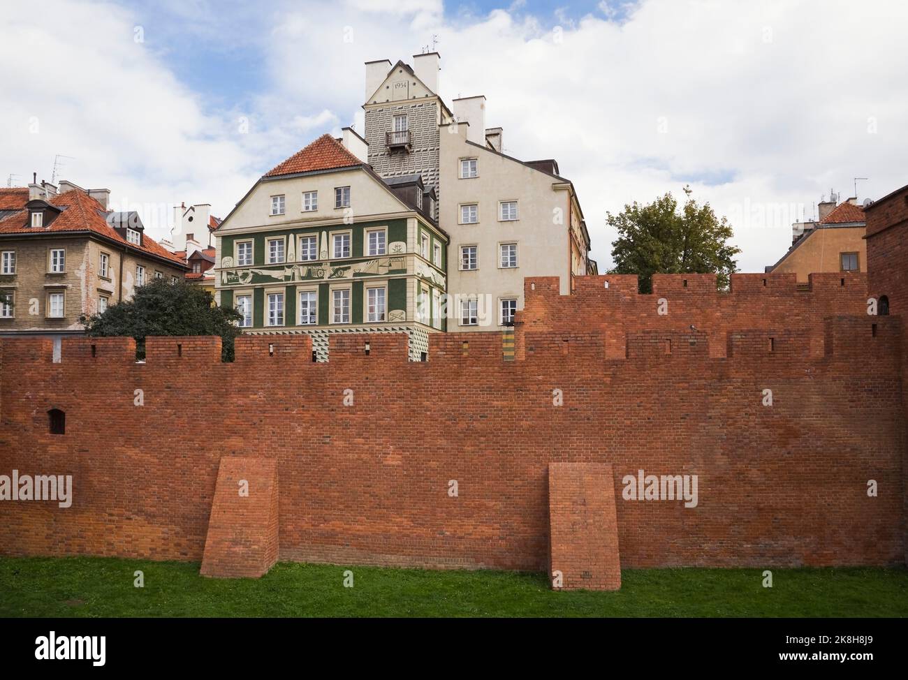 Warsaw medieval wall hi-res stock photography and images - Alamy