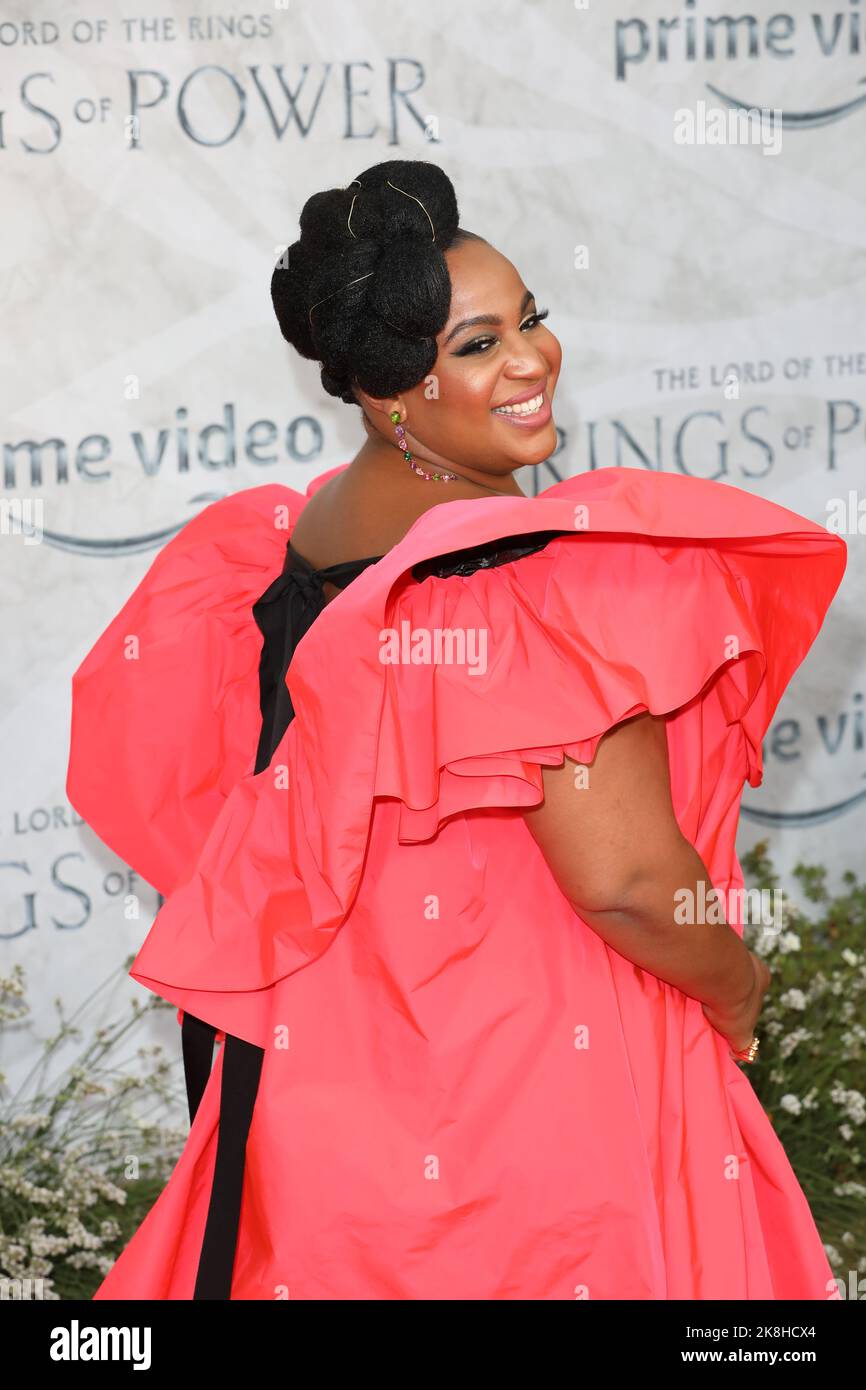 Sophia Nomvete attends the World premiere of "The Lord Of The Rings ...