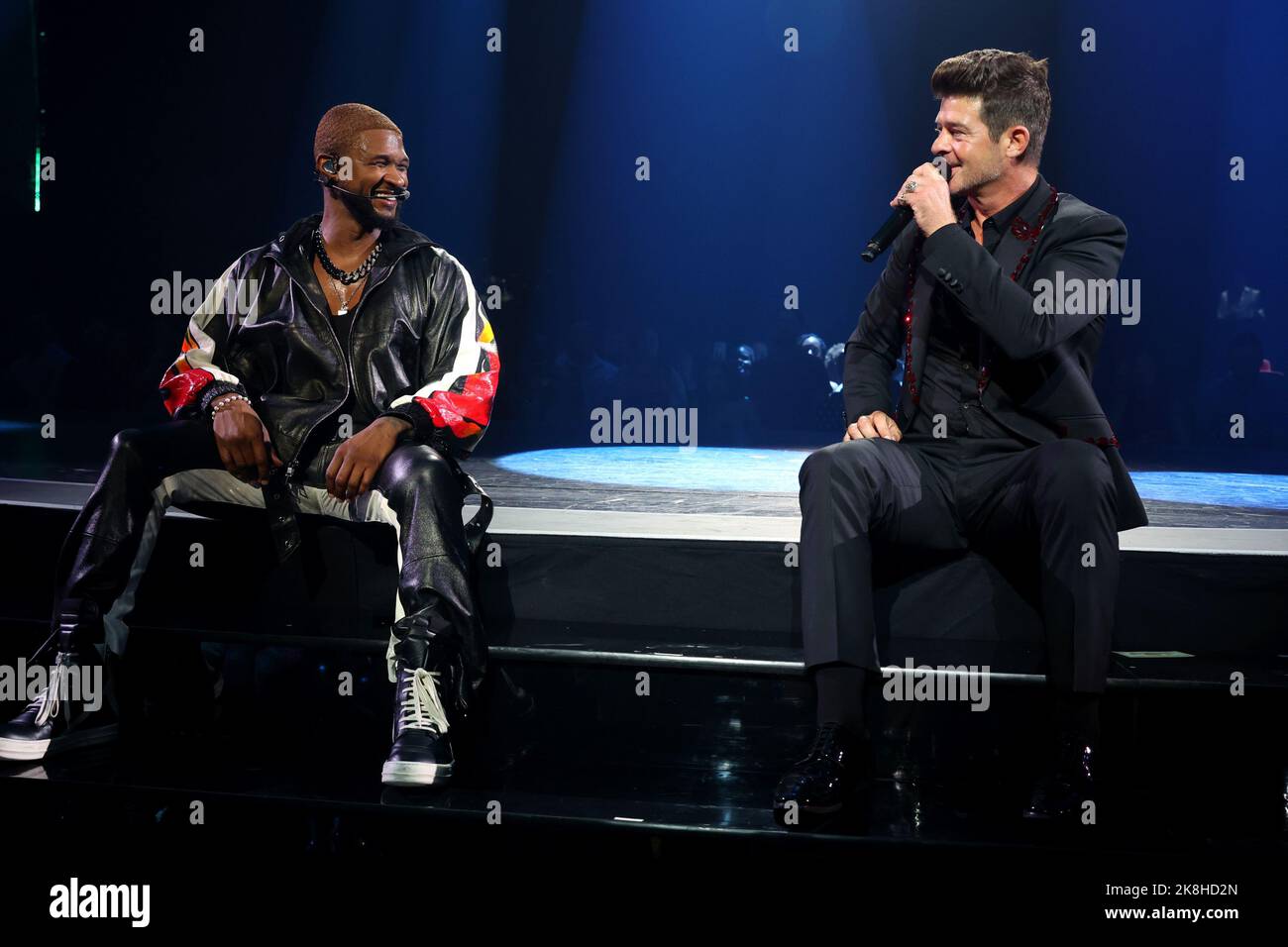 Las Vegas, NV, USA. 22nd Oct, 2022. Usher and Robin Thicke performs ...