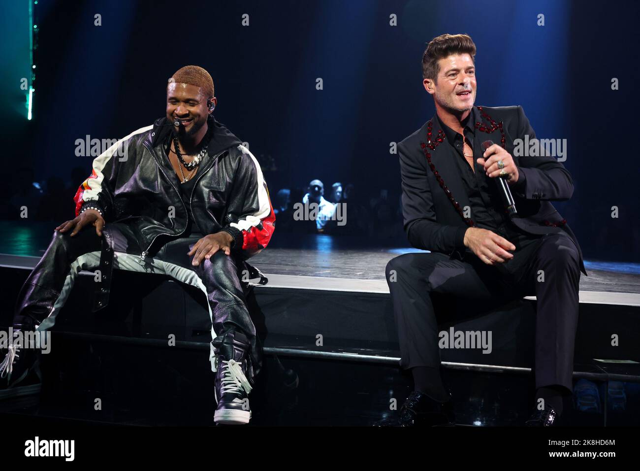 Las Vegas, NV, USA. 22nd Oct, 2022. Usher and Robin Thicke performs ...