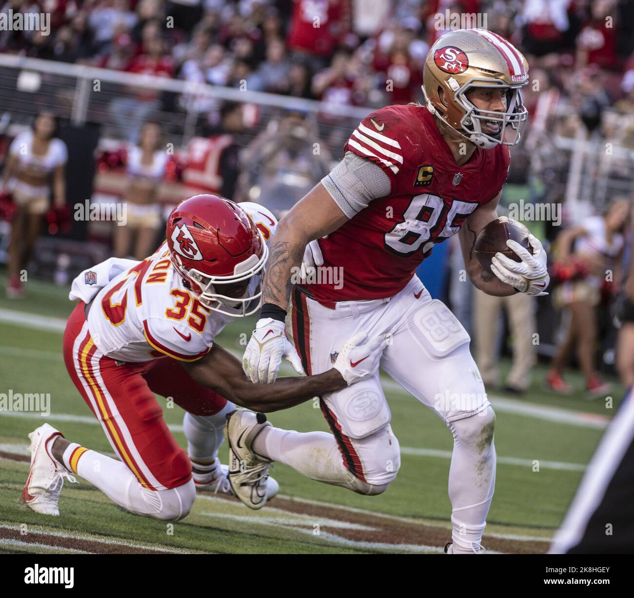 George kittle 49ers 2022 hi-res stock photography and images - Alamy